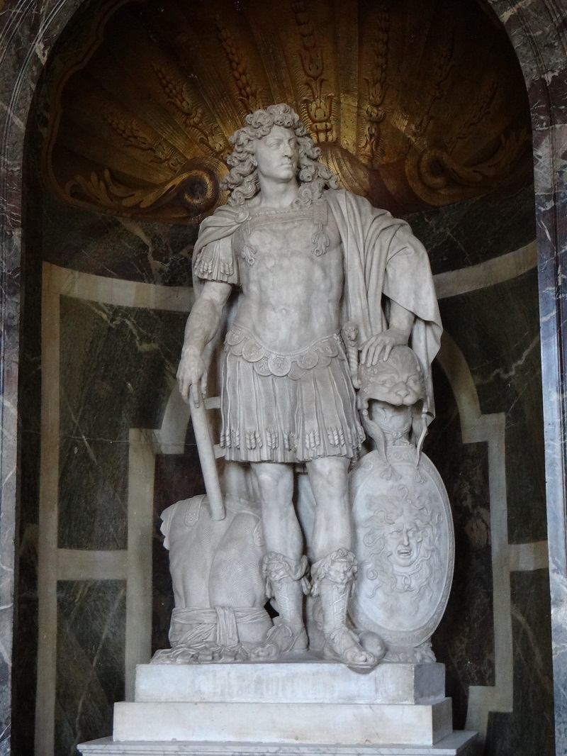 Guide to Visiting Versaille - Modern Day Time Traveler